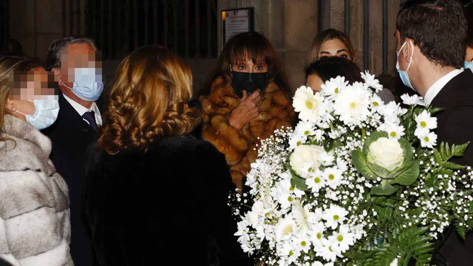 Jaime Ostos y su triste funeral: su mujer, Mari Ángeles Grajal y su ... Jaime Ostos y su triste funeral: su mujer, Mari Ángeles Grajal y su ...