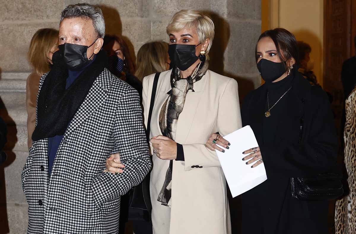 Jaime Ostos y su triste funeral: su mujer, Mari Ángeles Grajal y su ... Jaime Ostos y su triste funeral: su mujer, Mari Ángeles Grajal y su ...
